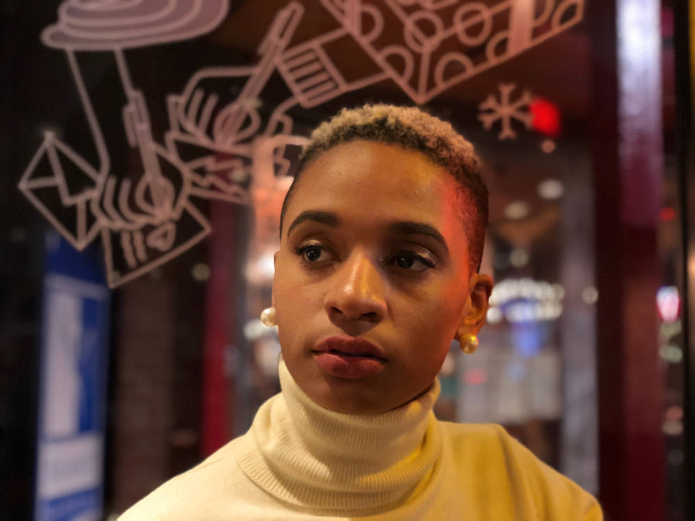 How To Use Portrait Lighting To Enhance Your iPhone Portrait Photos