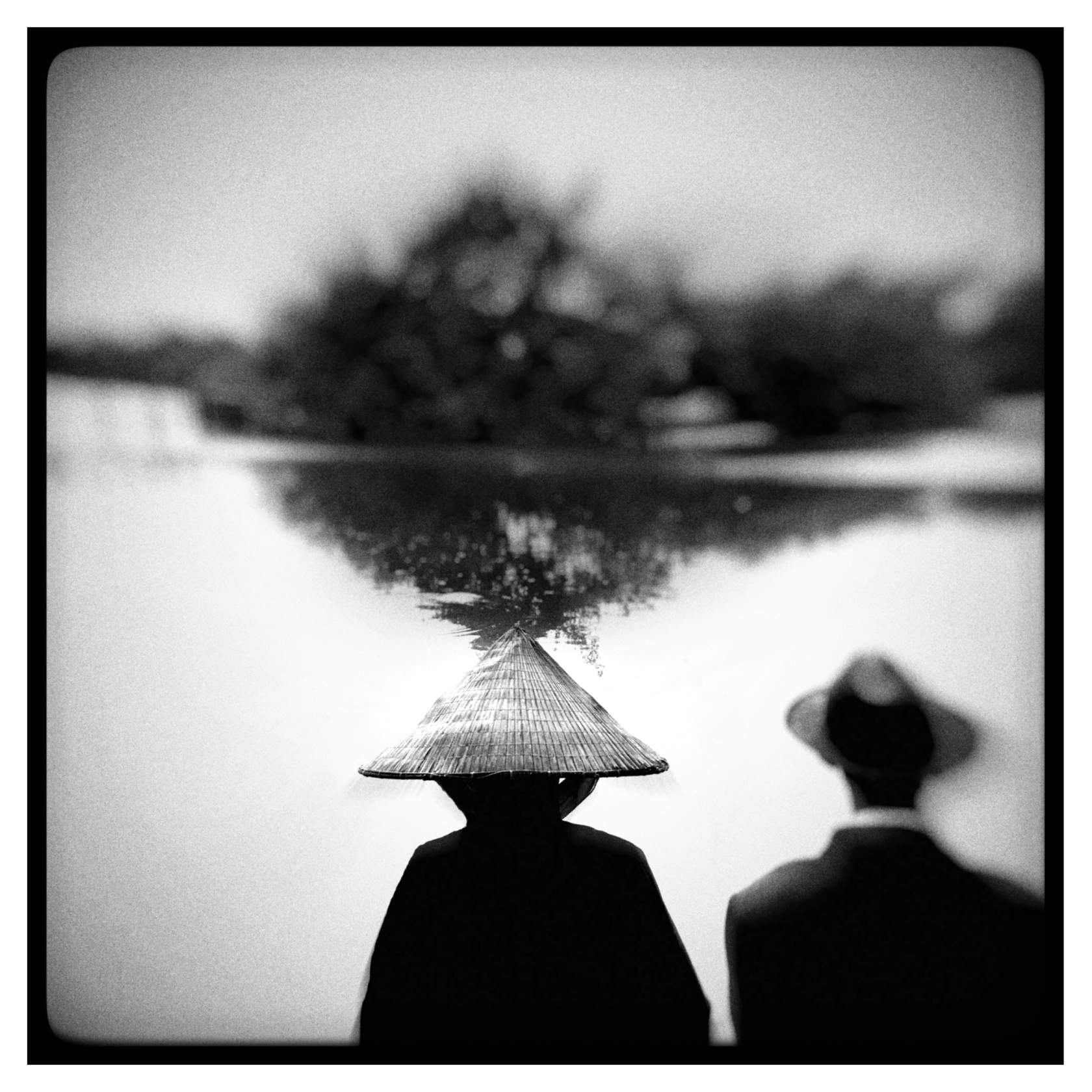 8 Tips For Moody & Mysterious Street Photography On iPhone