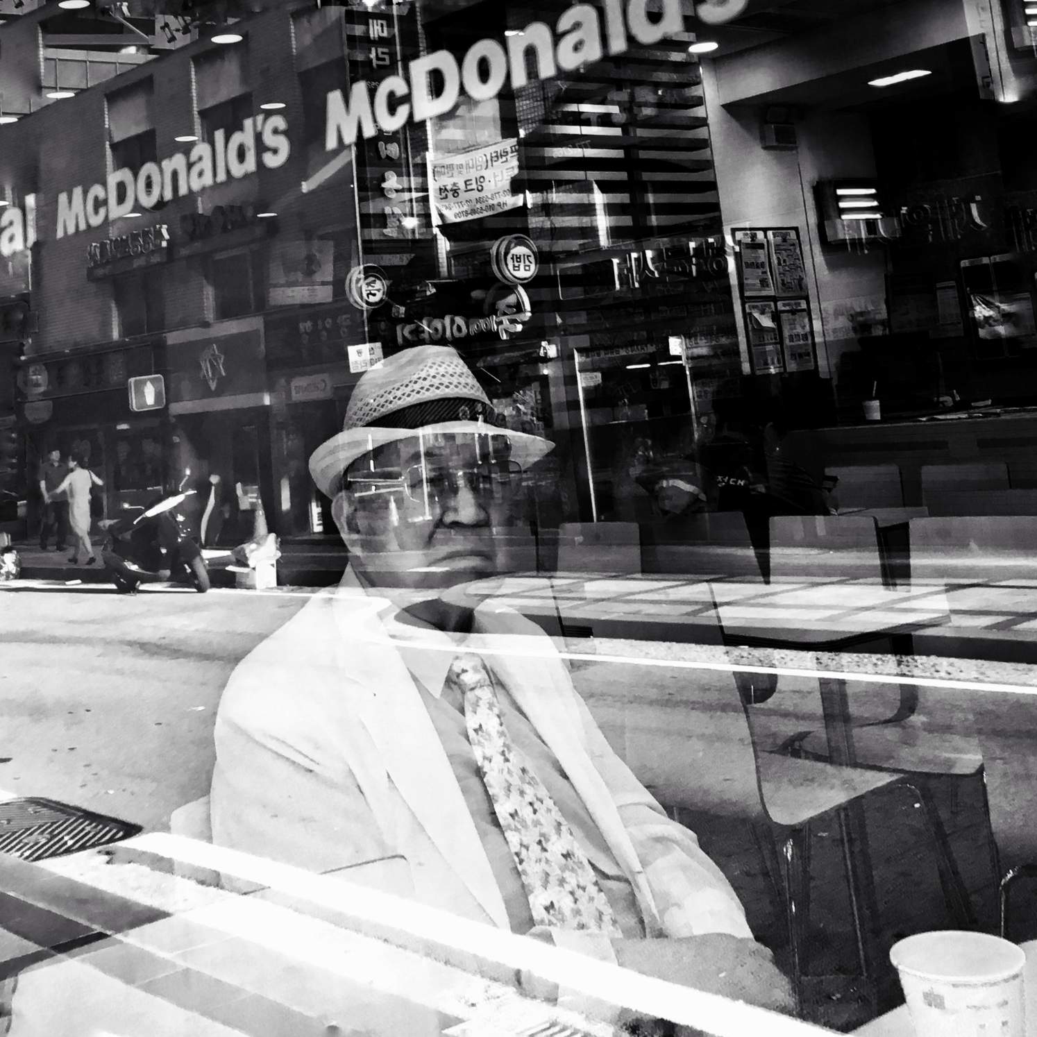 8 Easy Ways To Shoot More Creative Street Photography On iPhone