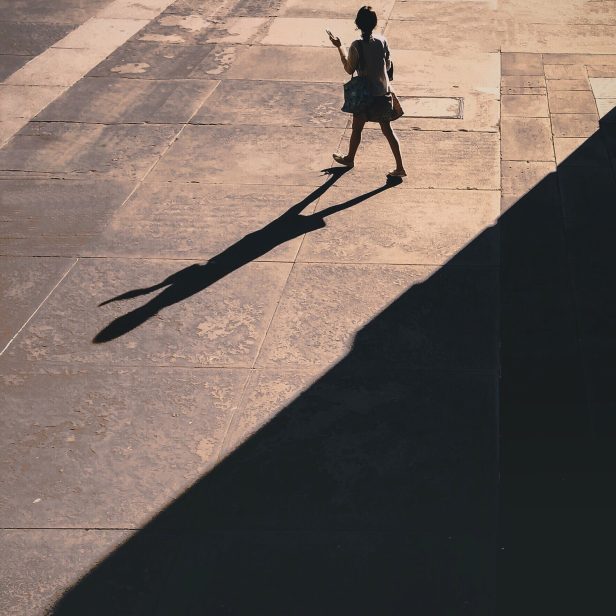 9 Tips For Capturing Incredible Shadows In Your iPhone Street Photos