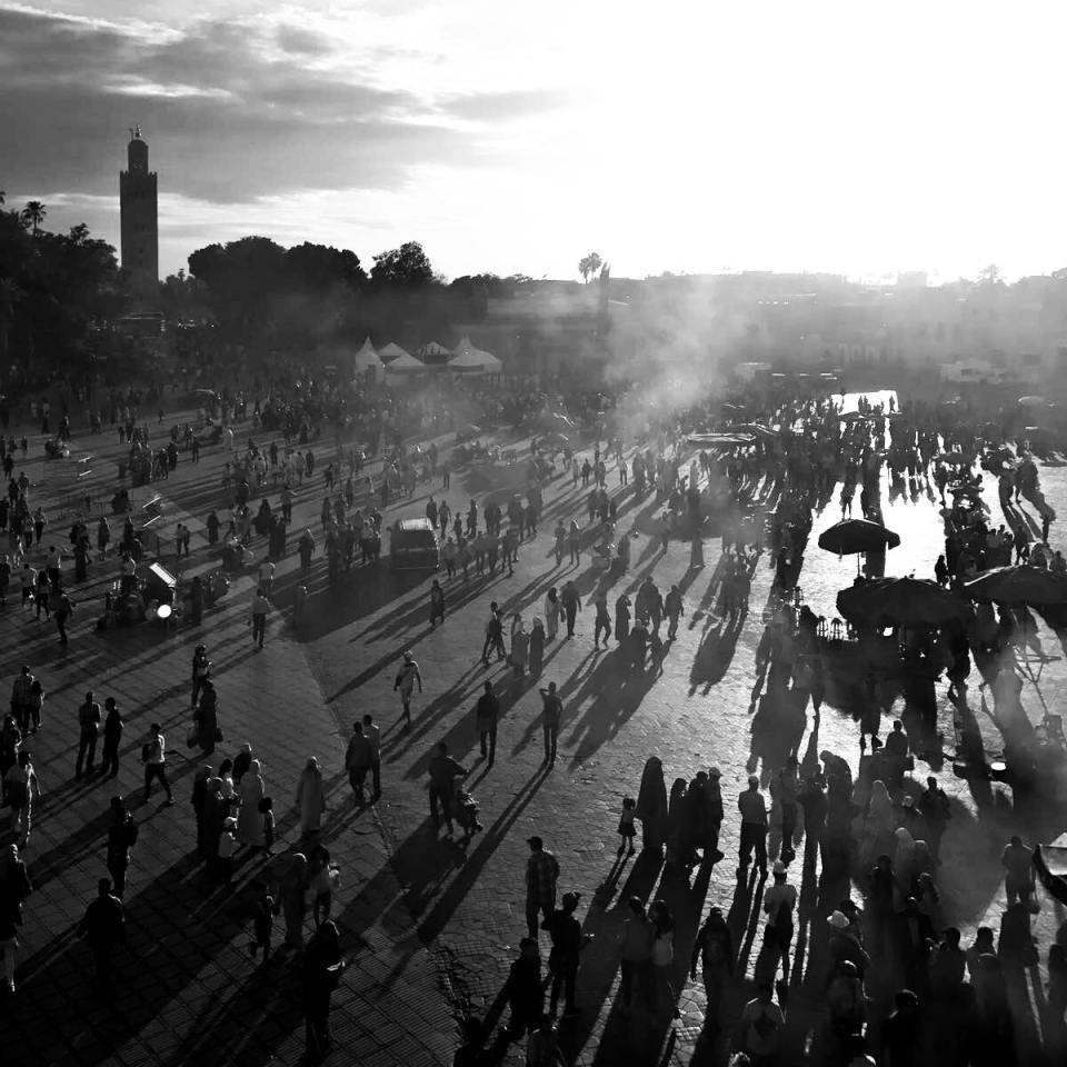 9 Tips For Capturing Incredible Shadows In Your iPhone Street Photos