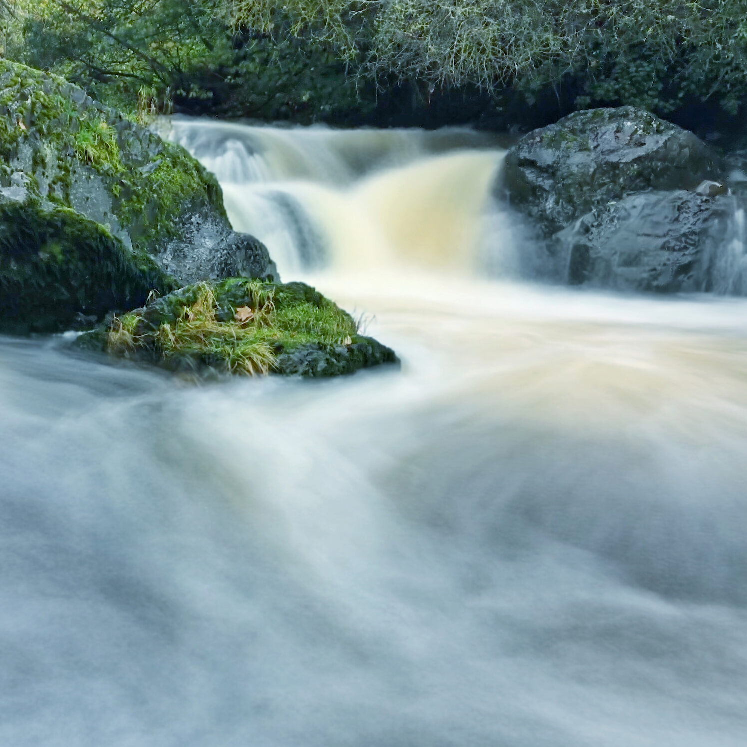 How To Convert Your iPhone Live Photos Into Long Exposure Photos