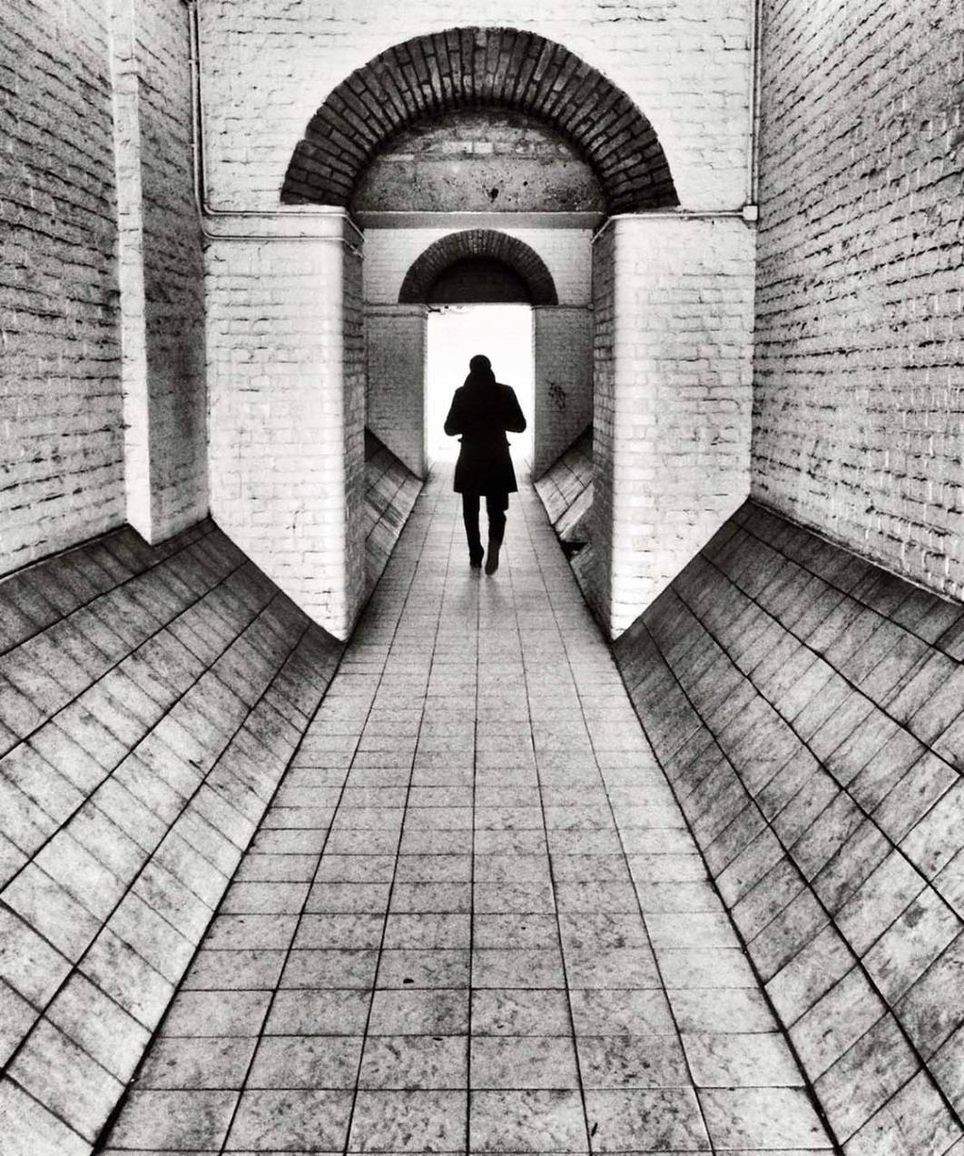 30 Great iPhone Photos That Use Central Composition