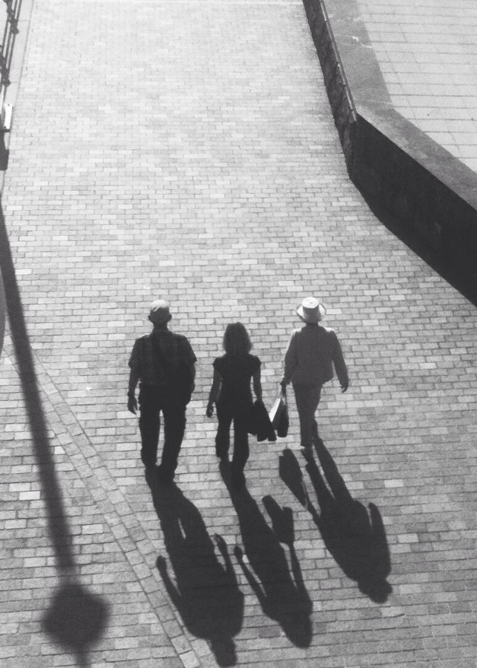 30 Stunning iPhone Photos That Use Negative Space