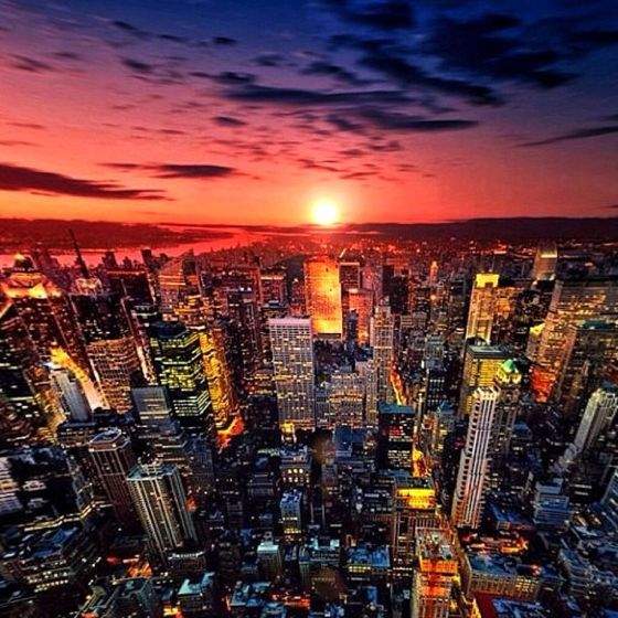 30 Incredible iPhone Photos of Cities and Street Life