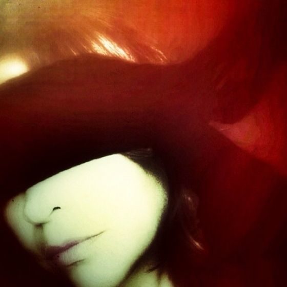 30 Great Examples of Using Red in iPhone Photography