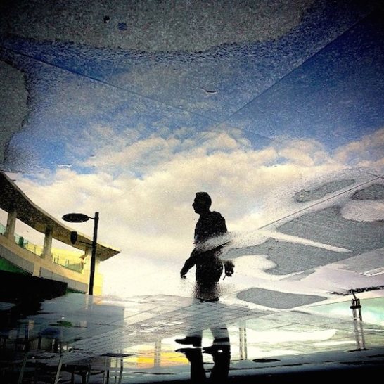 30 Unbelievable iPhone Reflection Photos