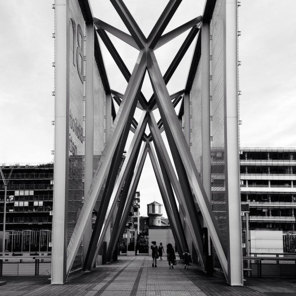 How to Use Lines in Your iPhone Photography