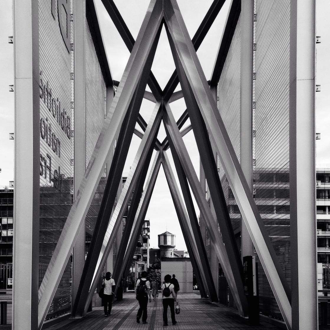 How to Use Lines in Your iPhone Photography