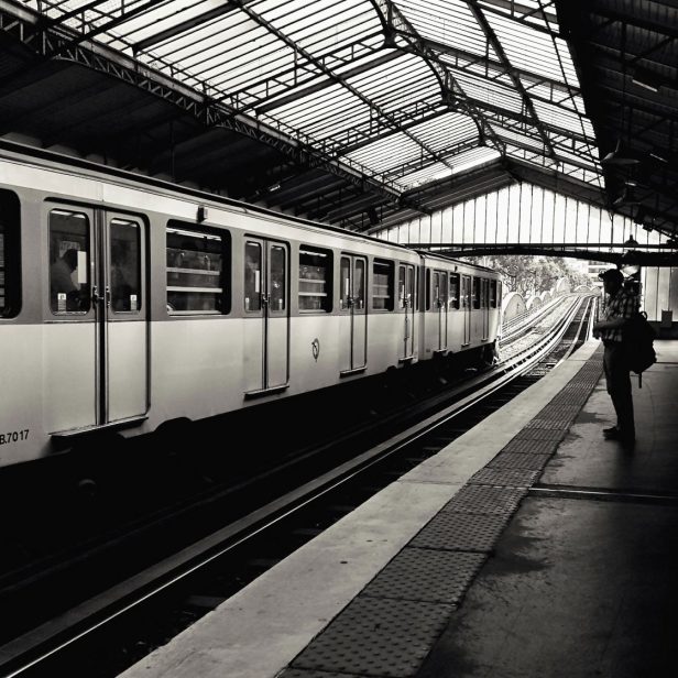 How to Use Lines in Your iPhone Photography