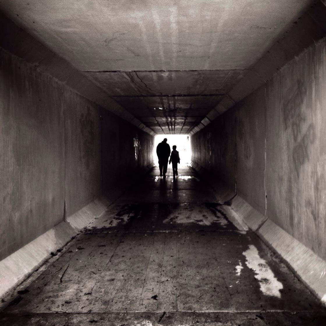 30 Great iPhone Photos That Use Central Composition