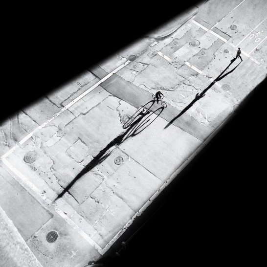 How Jason Peterson Takes Incredible BW iPhone Street Photos