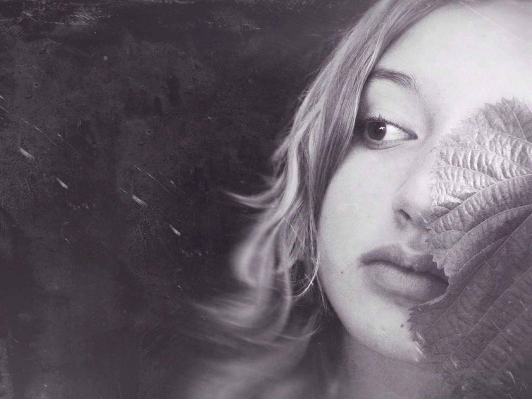 30 Stunning iPhone Photos That Use Negative Space