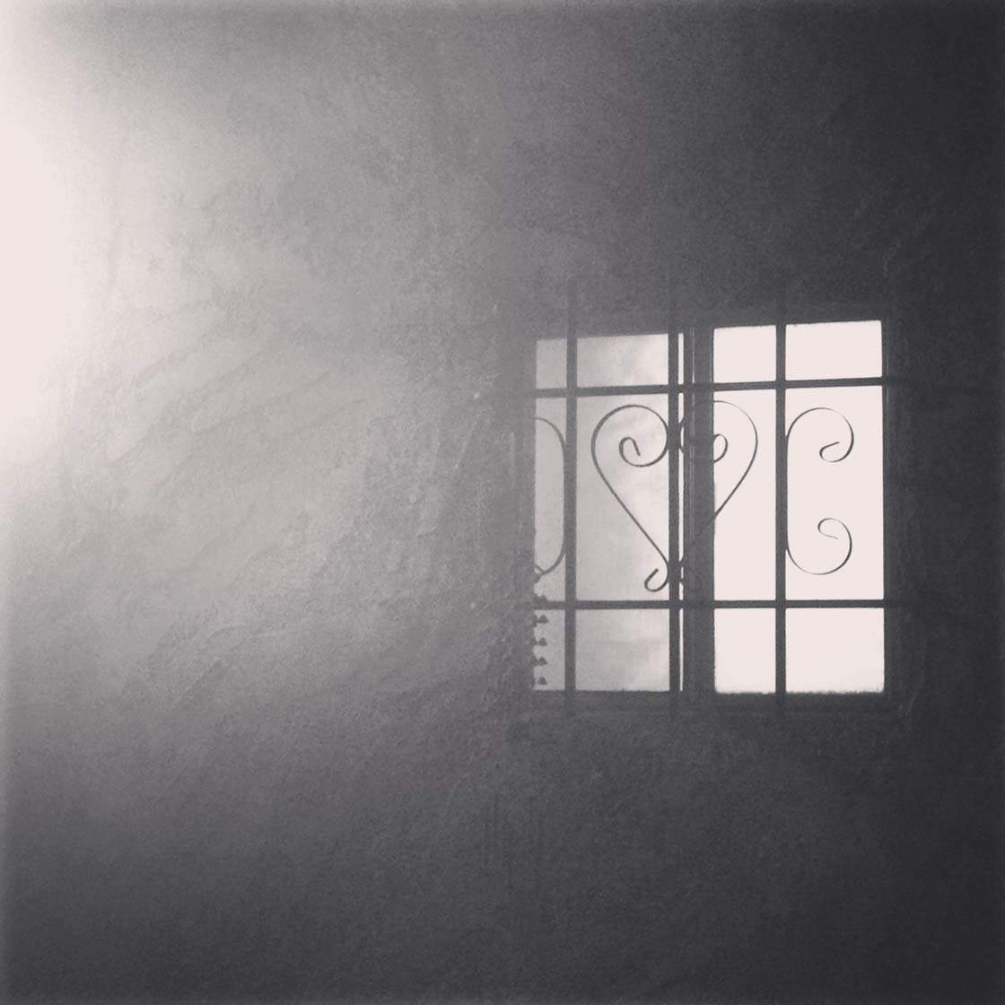 30 Stunning iPhone Photos That Use Negative Space