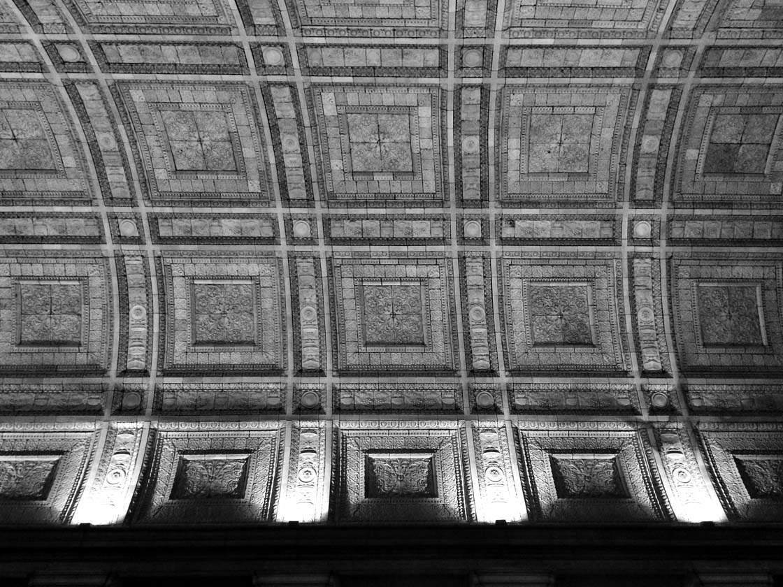 7 Tips For Creating Symmetry In Your iPhone Photos