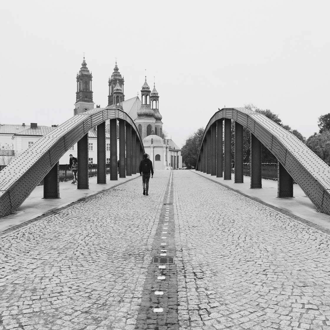30 Stunning iPhone Photos With Symmetrical Composition