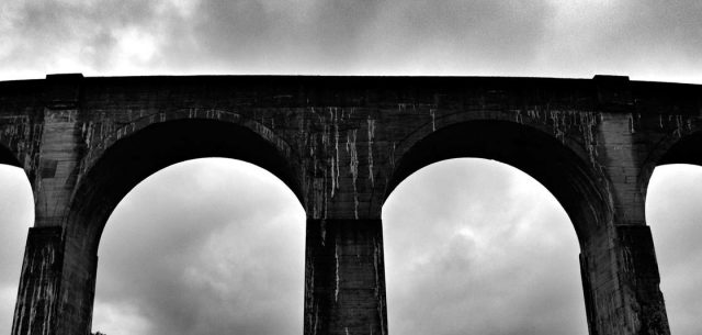 30 Stunning iPhone Photos With Symmetrical Composition