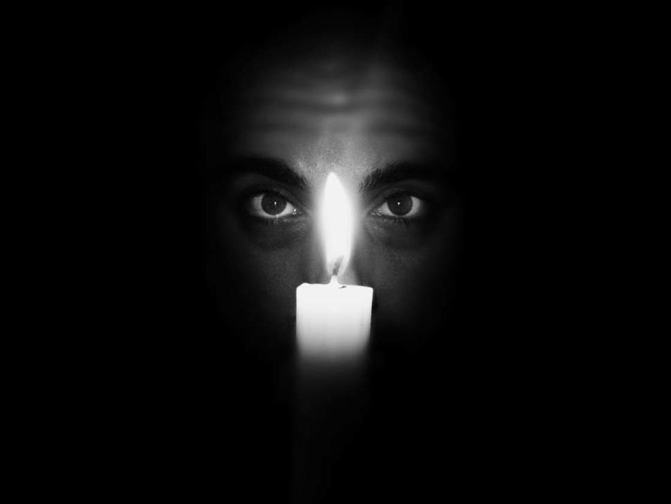 Improve Your iPhone Night Photos With Artificial Light