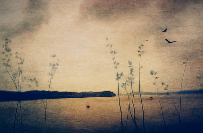 4 Apps For Adding Distressed Textures To Your iPhone Photos