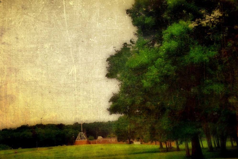 4 Apps For Adding Distressed Textures To Your iPhone Photos