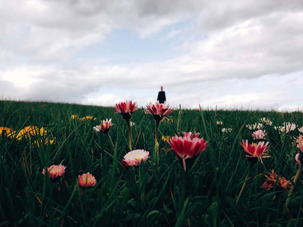 8 Tips For Using People In Your iPhone Landscape Photography