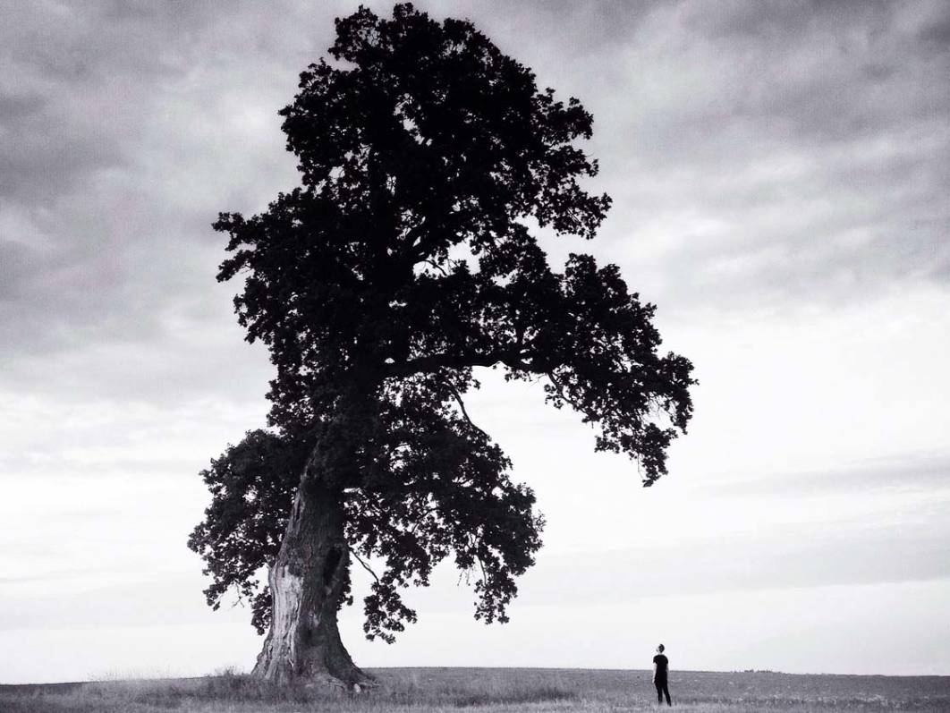 8 Tips For Using People In Your iPhone Landscape Photography