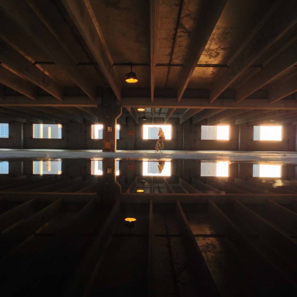 7 Tips For Capturing Amazing iPhone Puddle Reflection Photos