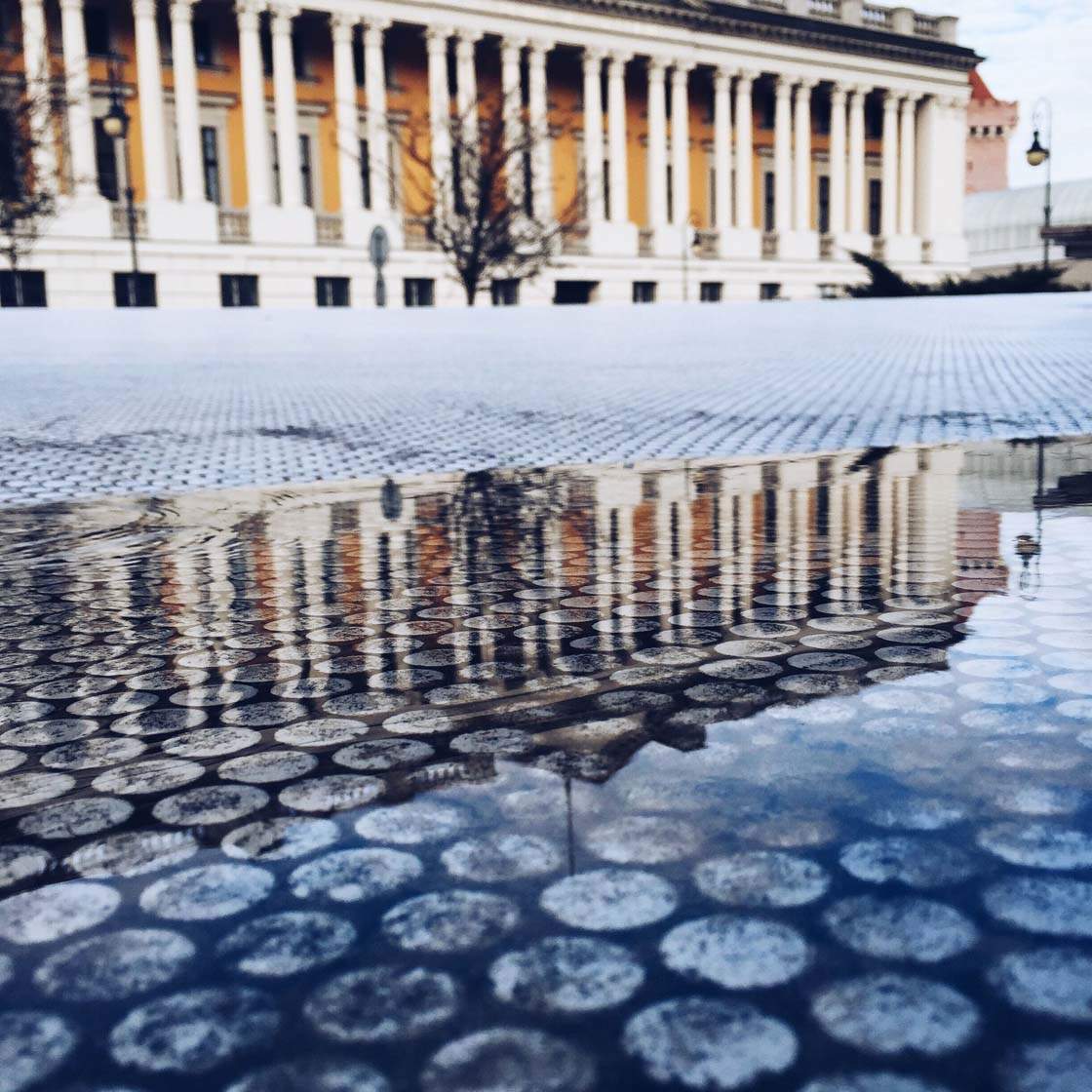 30 Stunning Reflection Photos Taken With An iPhone