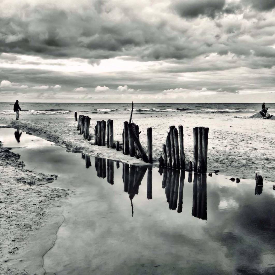 30 Stunning Reflection Photos Taken With An iPhone