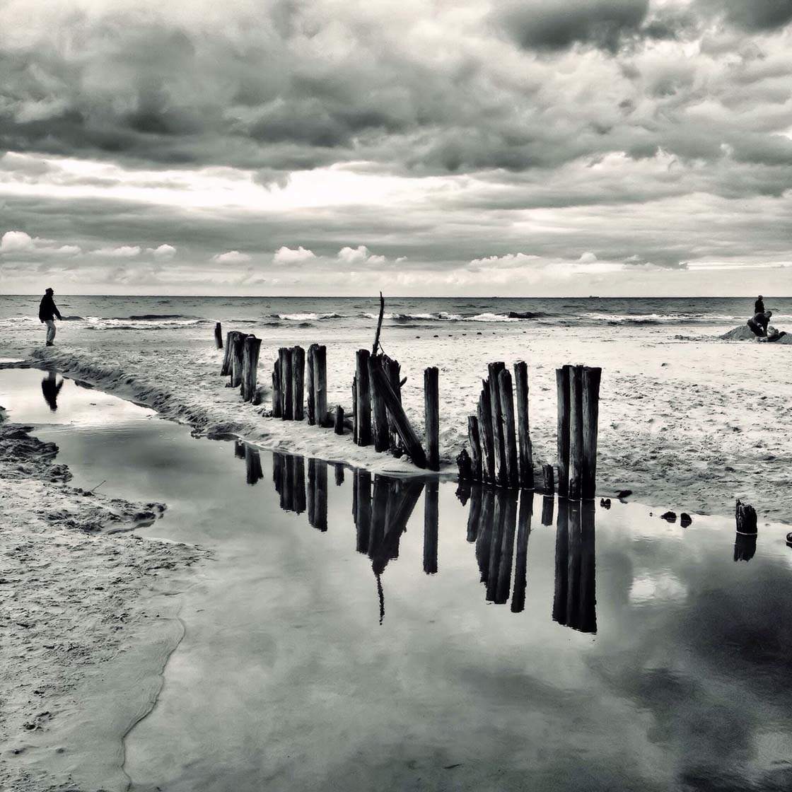 30 Stunning Reflection Photos Taken With An iPhone